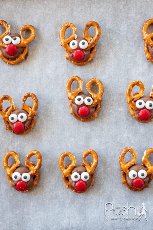 Pretzel Rolo Reindeer: How to Make this Easy Holiday Treat - Posh in ...