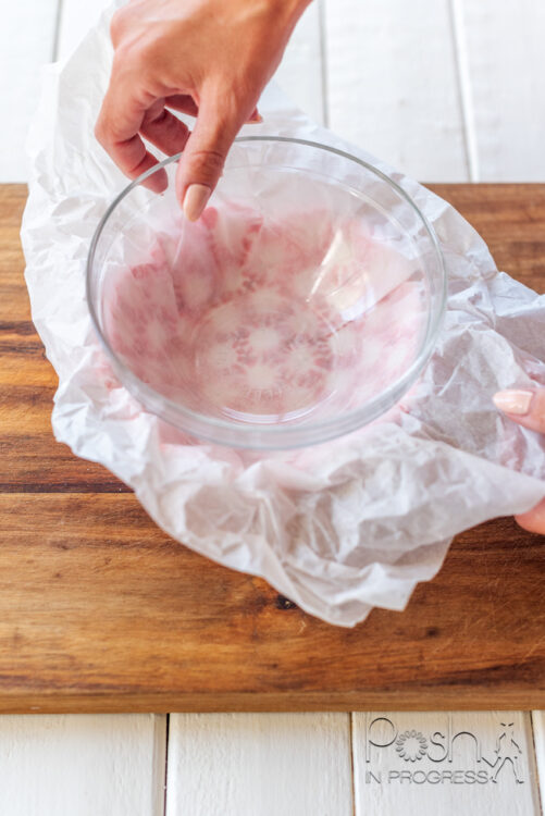 How to Make a DIY Christmas Candy Dish by Melting Peppermint Candy ...